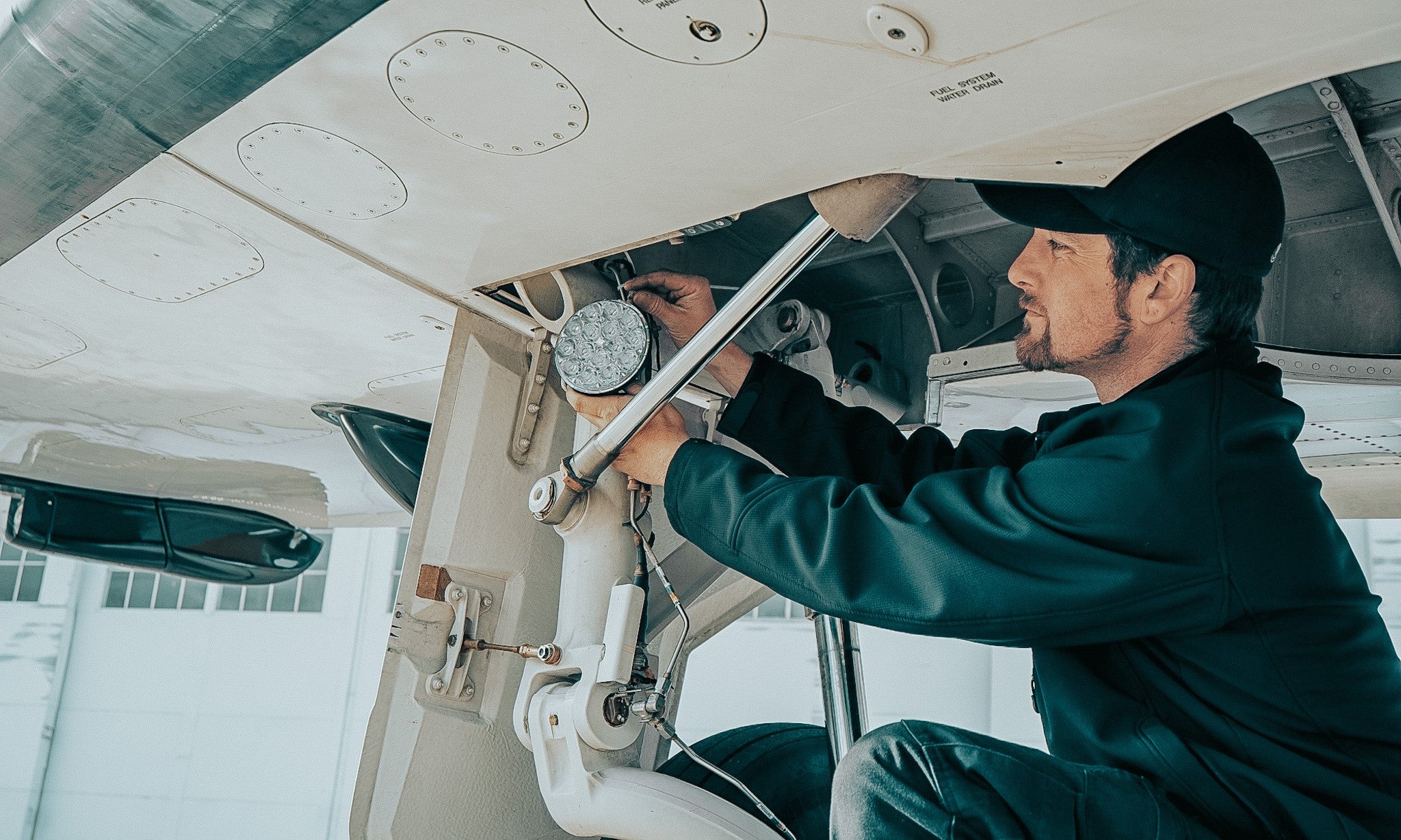 Taxi And Landing Light Installation Manuals ~ AeroLED's - AeroLEDs